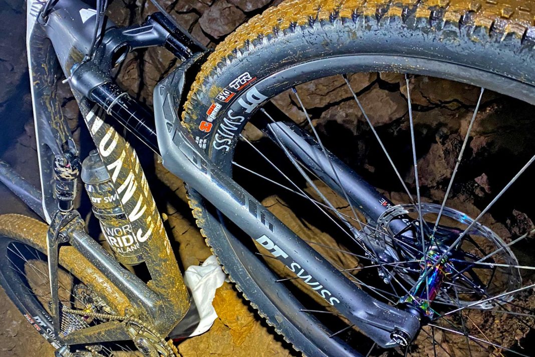 World Cup winning DT Swiss 232 One XC fork & shock deliver new light ...