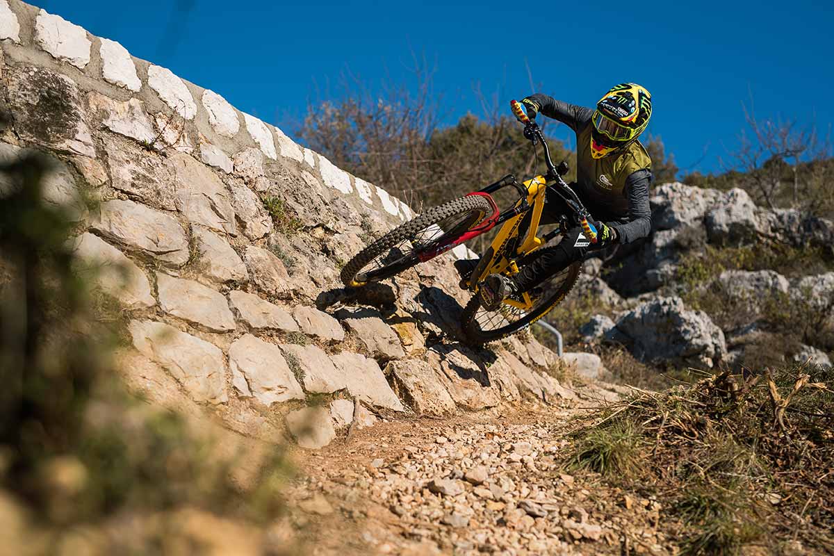 Sam Hill and Team Chain Reaction Cycles to rock Nukeproof Ridewear for ...