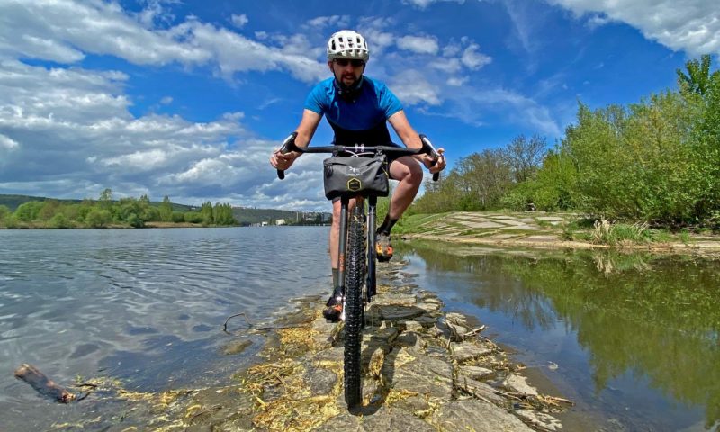 Review: Curve Walmer bar is a wide, or super wide flared dropbar for ...