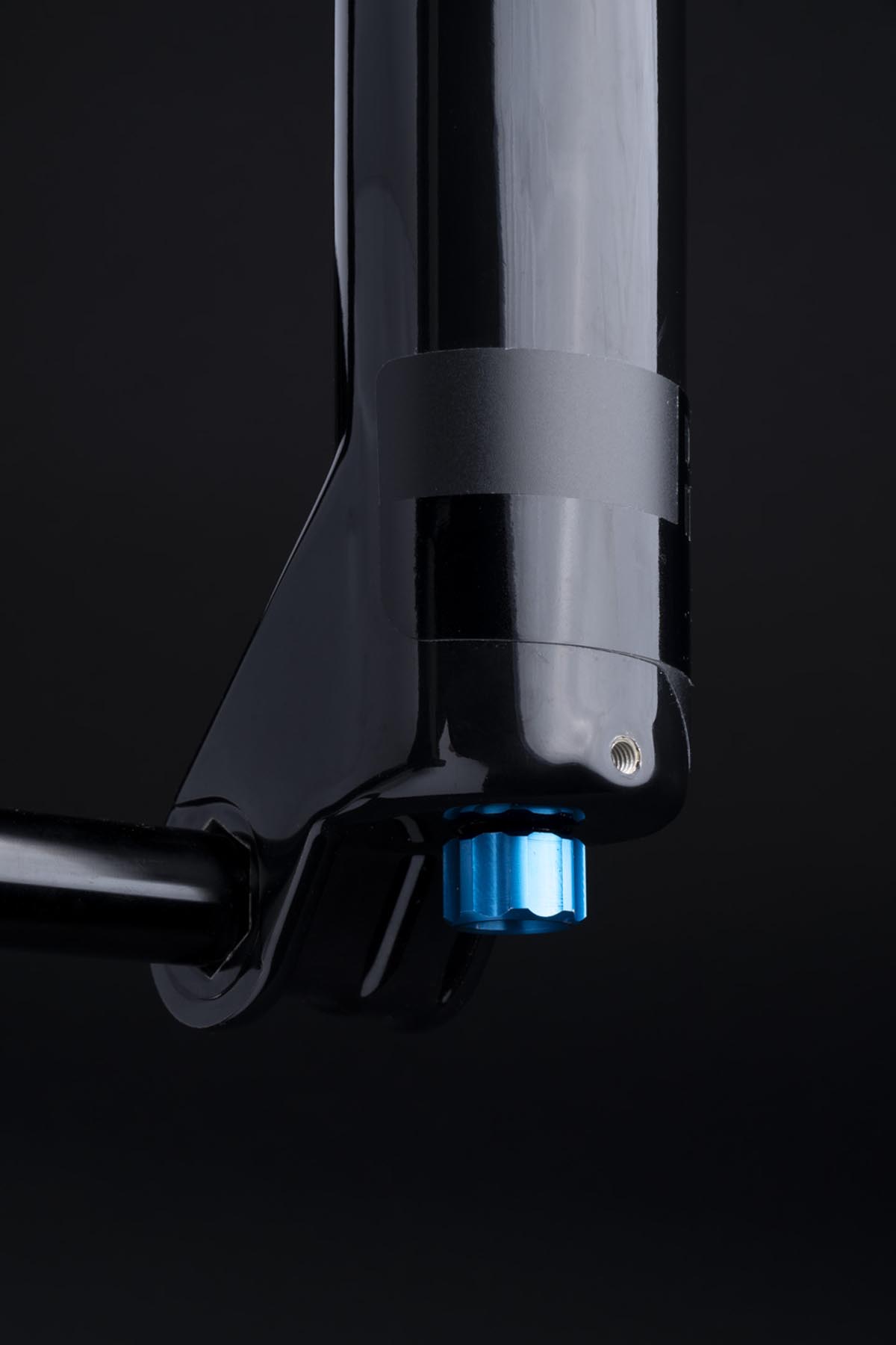 Hayes adds XC Collection w/ Manitou R7 Pro fork, Mara shock, SUNRingle ...