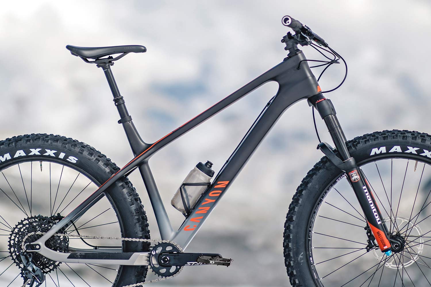 Canyon Dude carbon fat bike goes 27.5 x 3.8" on exclusive new DT Swiss BR2250 wheels - Bikerumor
