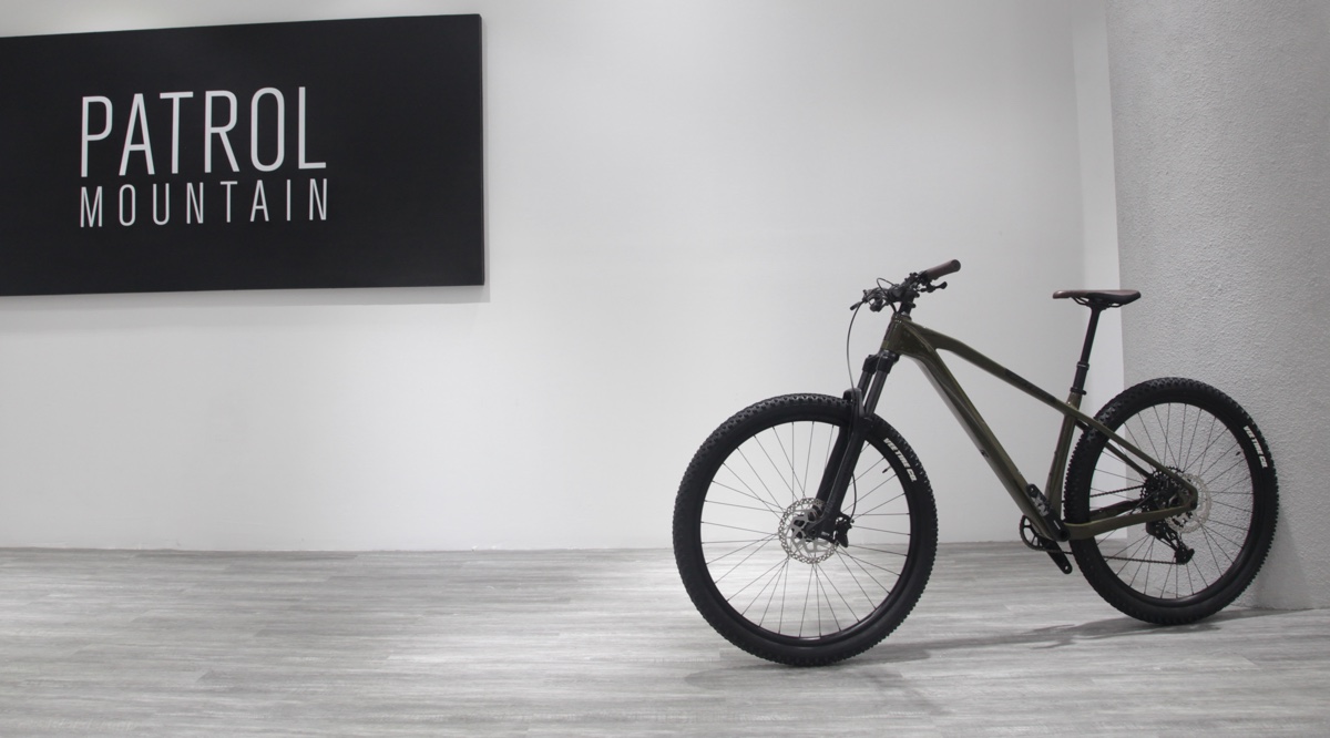 Patrol keeps rolling w/ new 09 carbon hardtail featuring hidden cables ...