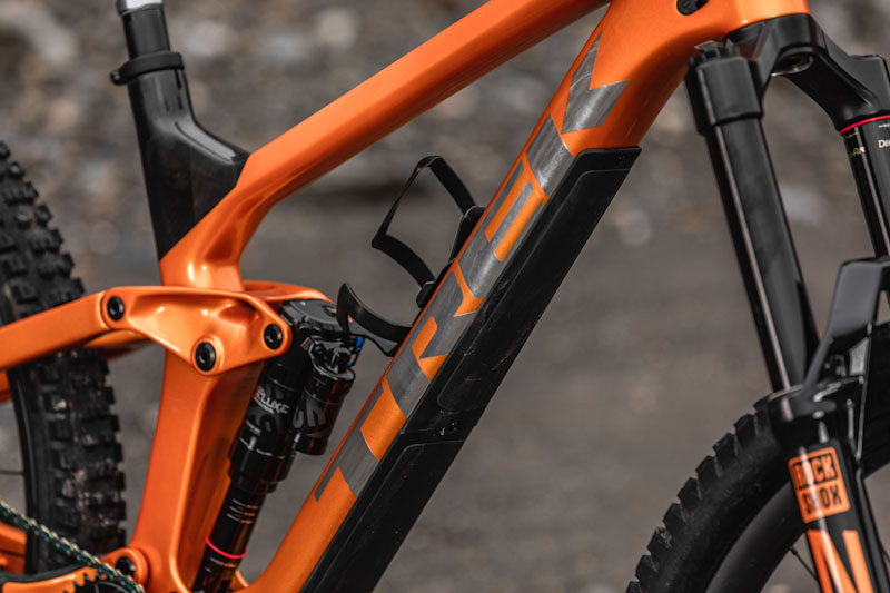 2021 Trek Slash gets more travel, custom thru-shaft shock, Knock Block ...