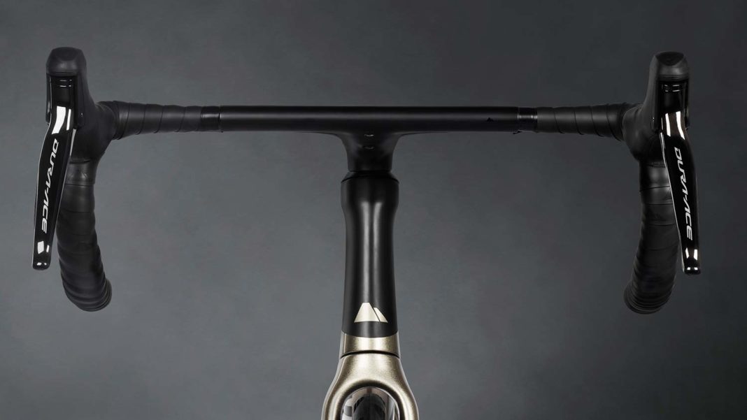 Unique Canyon Aerocockpit on new Aeroad offers unprecedented cockpit ...