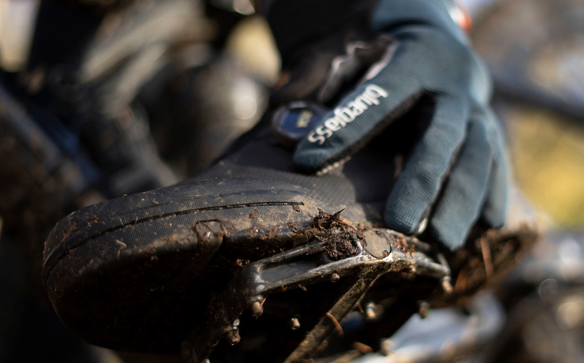 Review: LOOK Trail ROC Flat Pedals for Mountain Biking tested over a ...