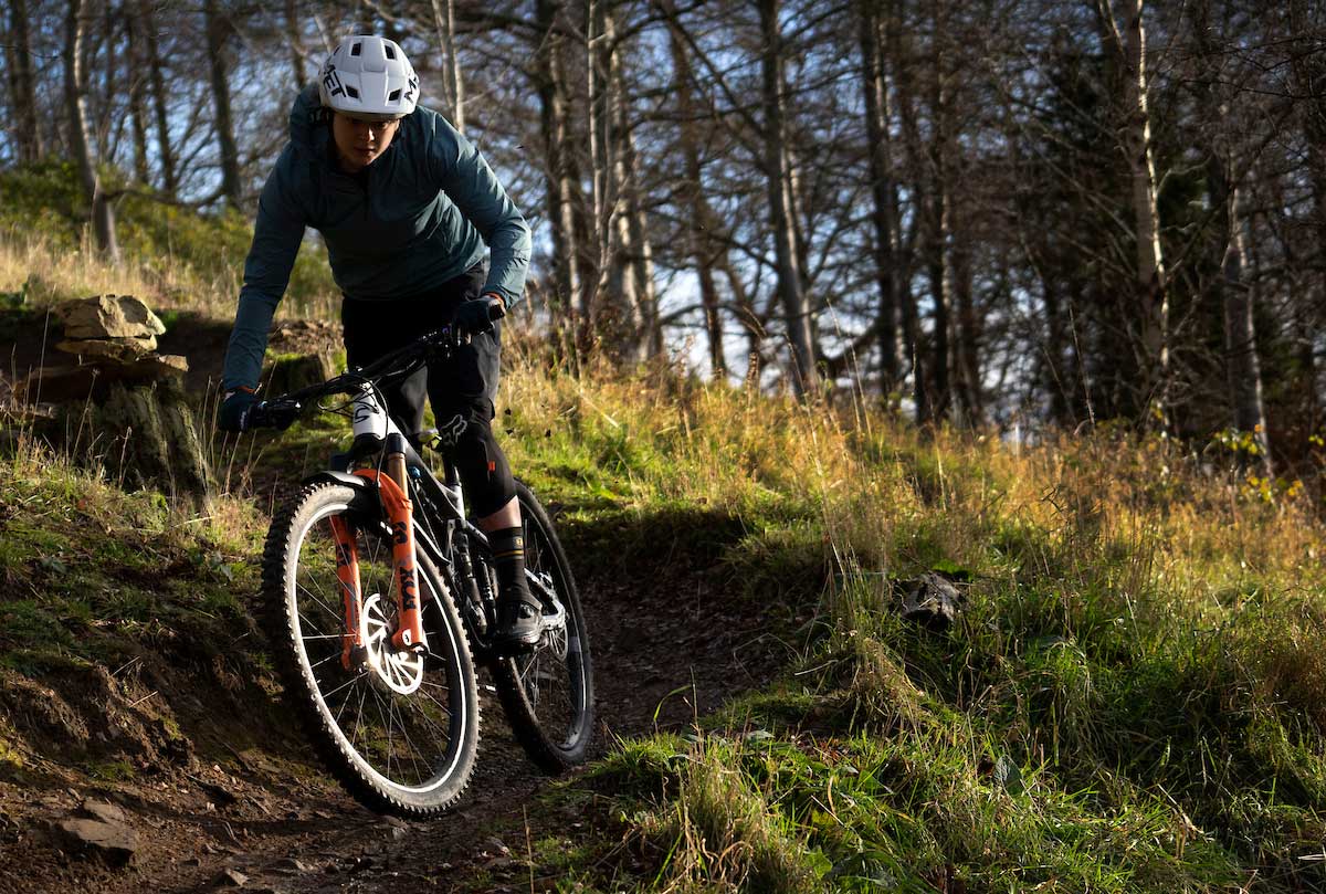 Mini Reviews: Sahmurai Sword v2 // Fox D30 pads // Proviz jacket ...