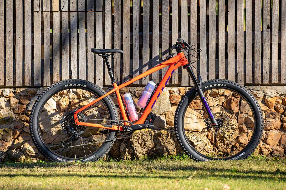 Salsa tunes up the Timberjack hardtail w/ Alternator 2.0 dropouts, new ...
