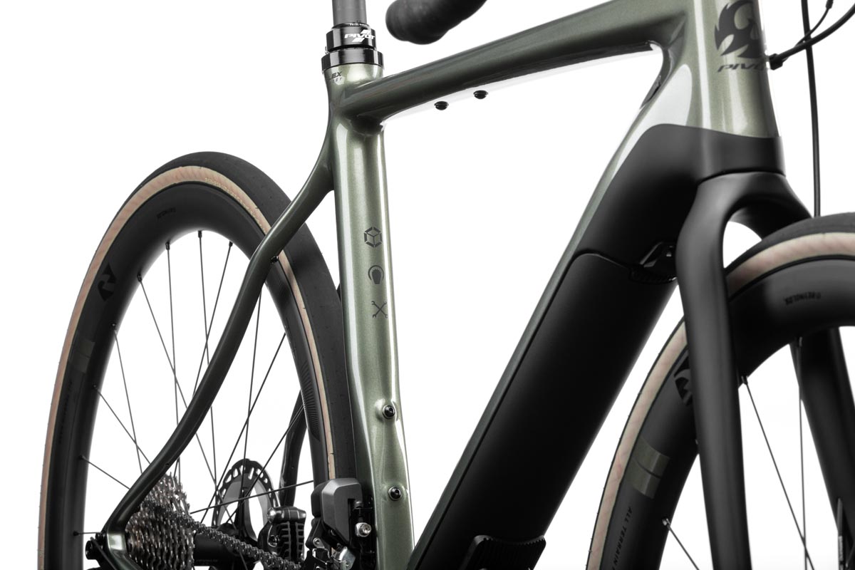 Pivot leaps into electric gravel bikes with Fazua powered E-Vault e ...