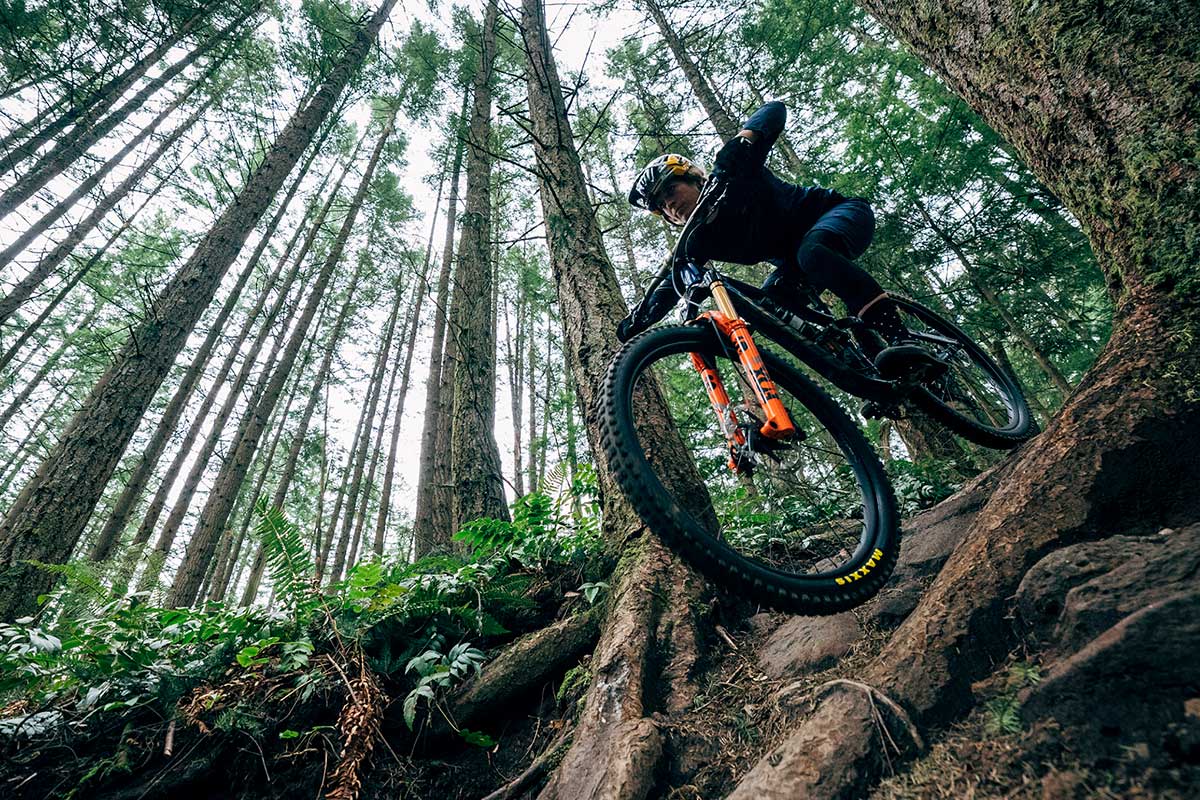 Stan's NoTubes rolls out all-new S2 & asym MK4 rims, secret new hub ...