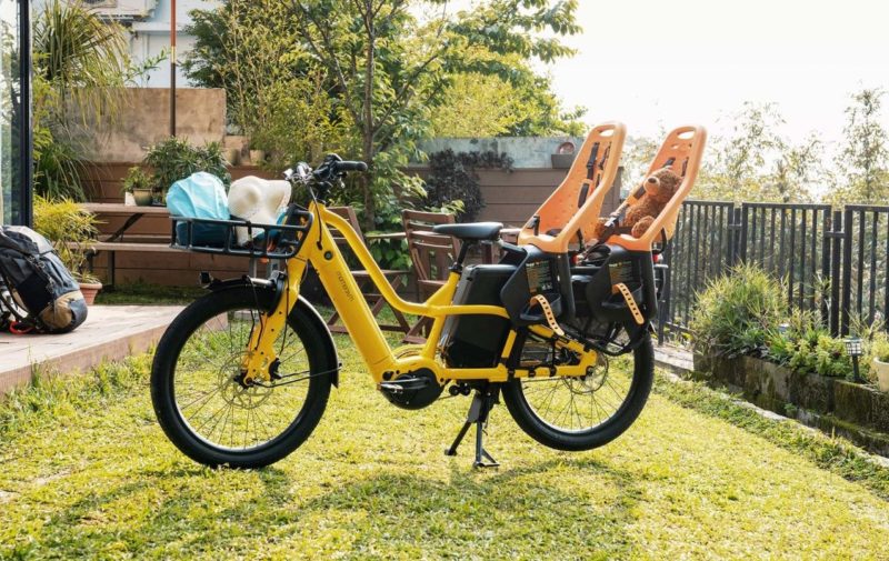 Momentum builds the PakYak E+: their first electric cargo bike - Bikerumor