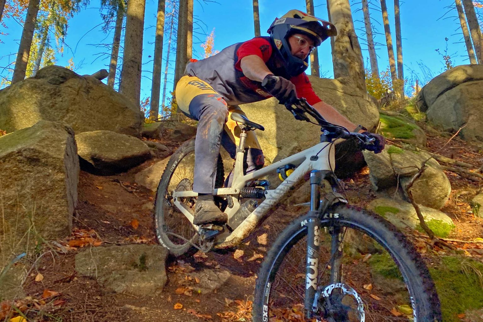 Review: Canyon Spectral Mullet CF CLLCTV shifts capable trail bike to ...