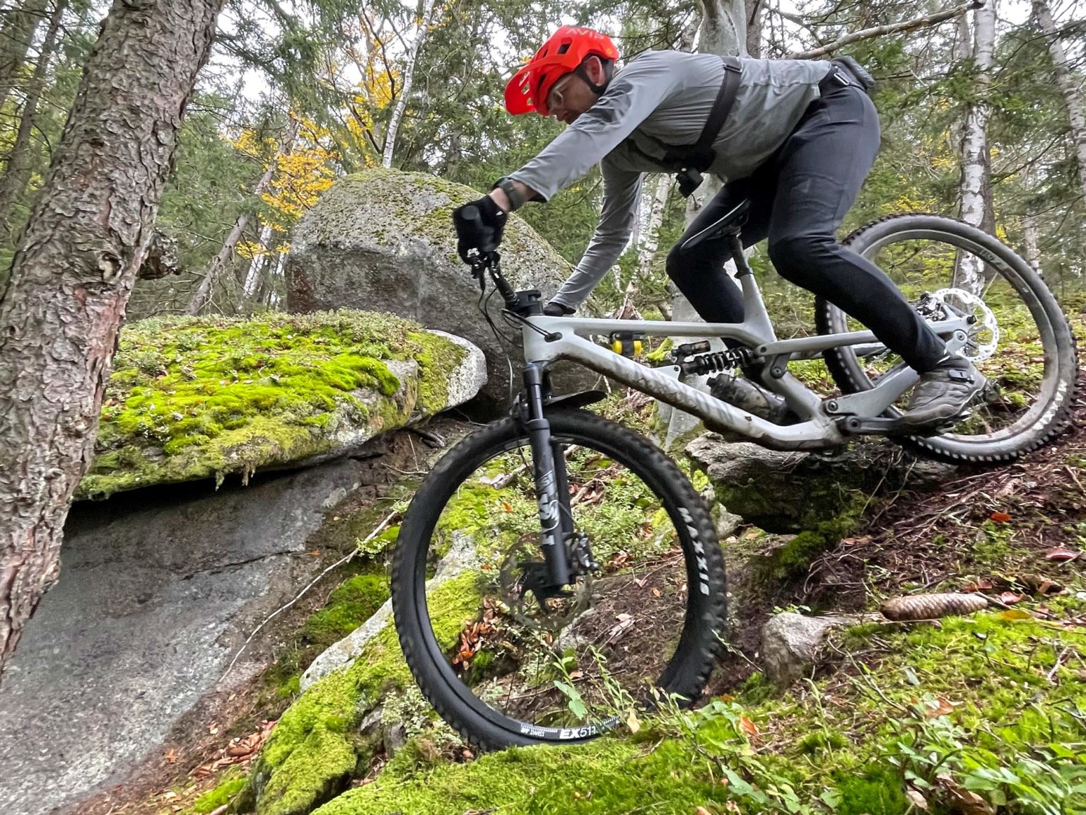 Review: Canyon Spectral Mullet CF CLLCTV shifts capable trail bike to ...