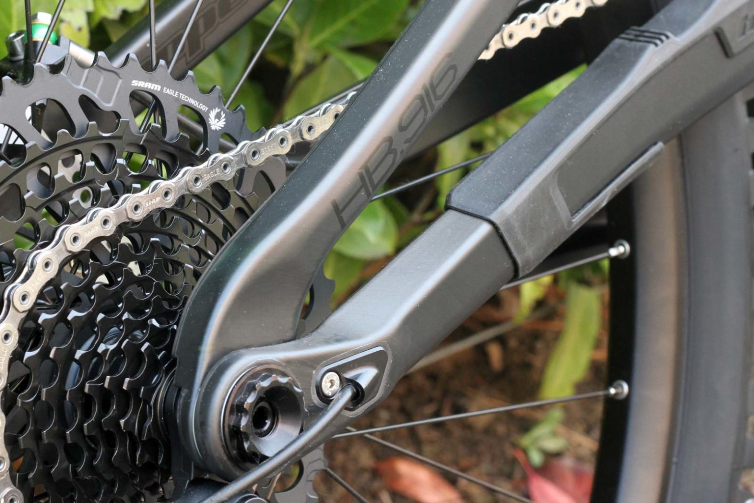 CORE Bike: Hope HB.916 High-Pivot Enduro MTB Unveiled - Bikerumor