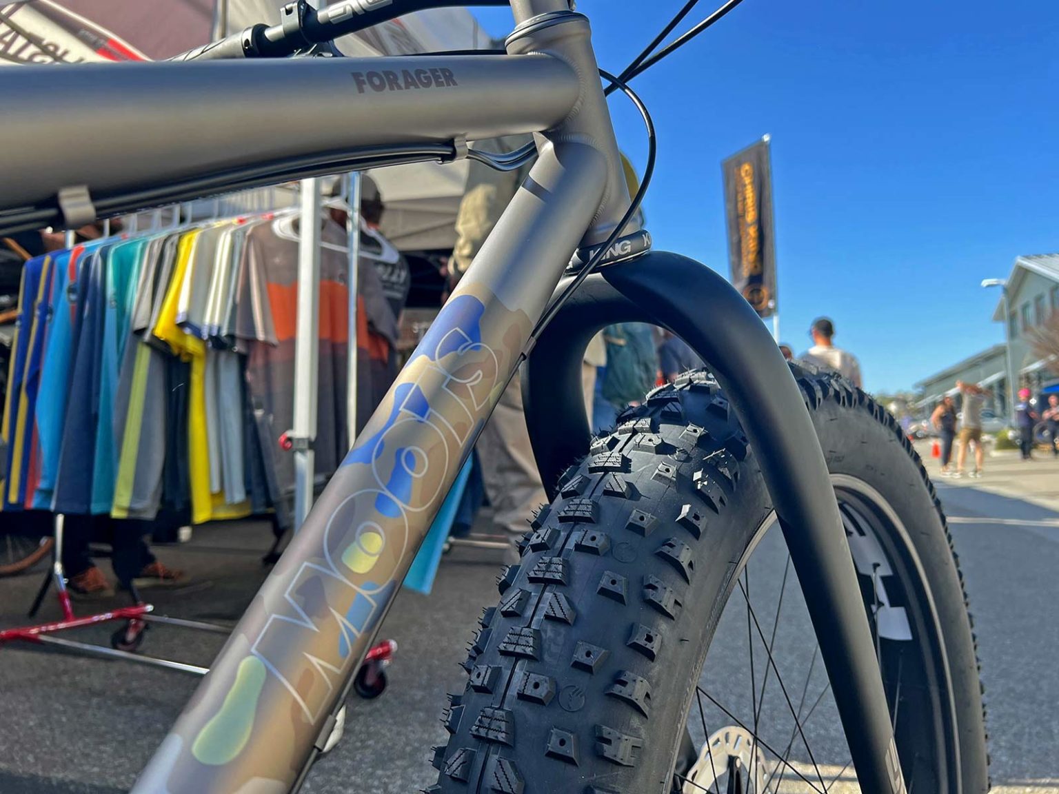 Moots Forager titanium fat bike gets big 27.5x4.5" snow tires - Bikerumor