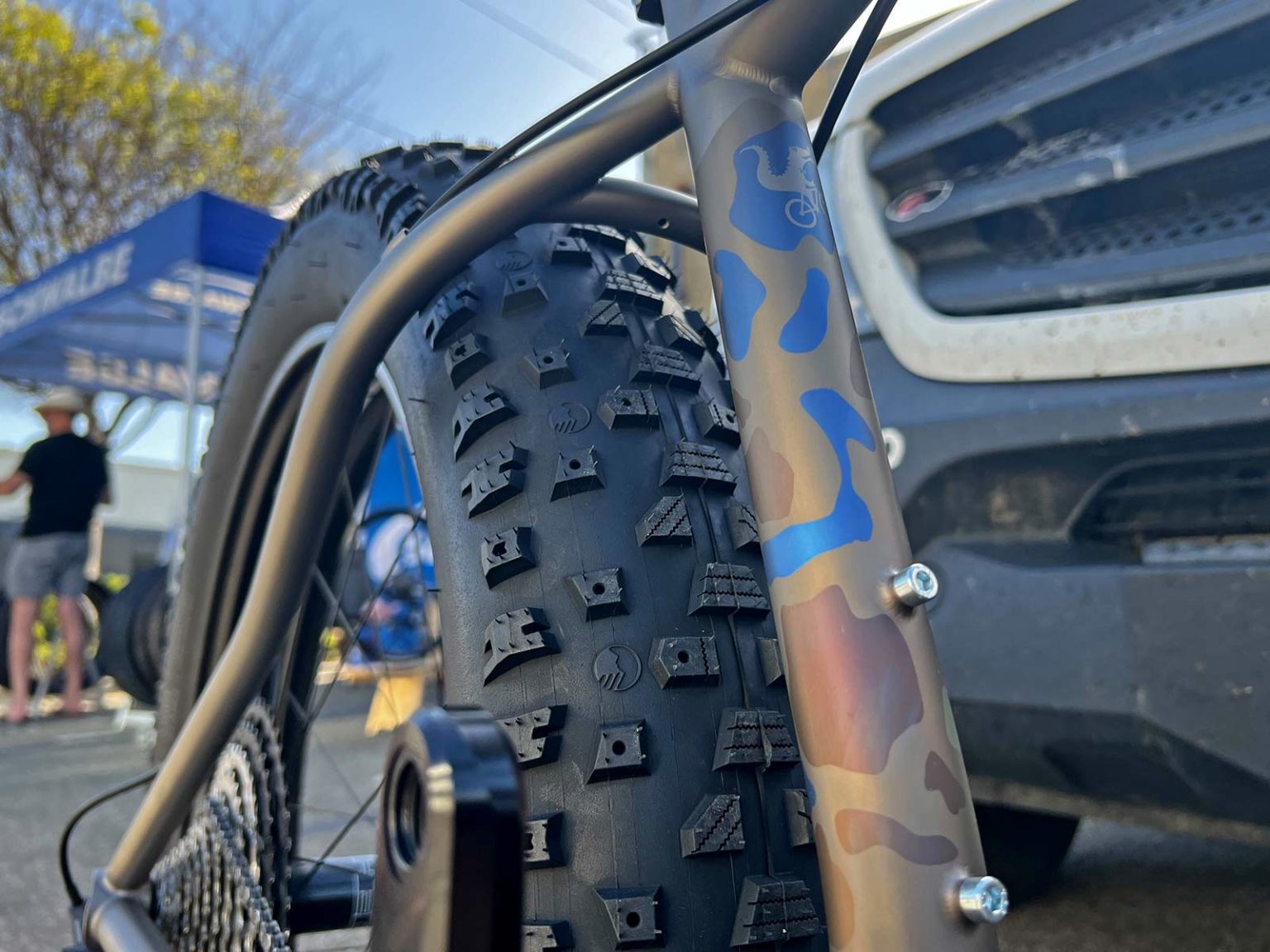 Moots Forager titanium fat bike gets big 27.5x4.5" snow tires - Bikerumor