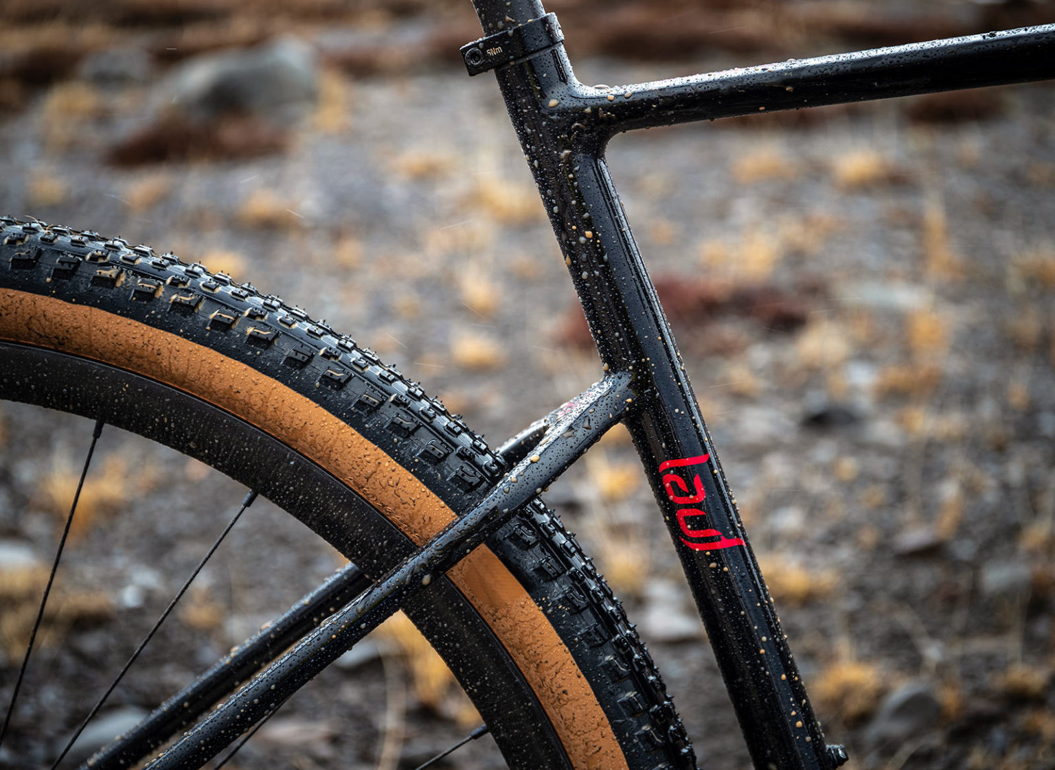 All-new Lauf Seigla gravel bike dramatically boosts compliance & tire ...