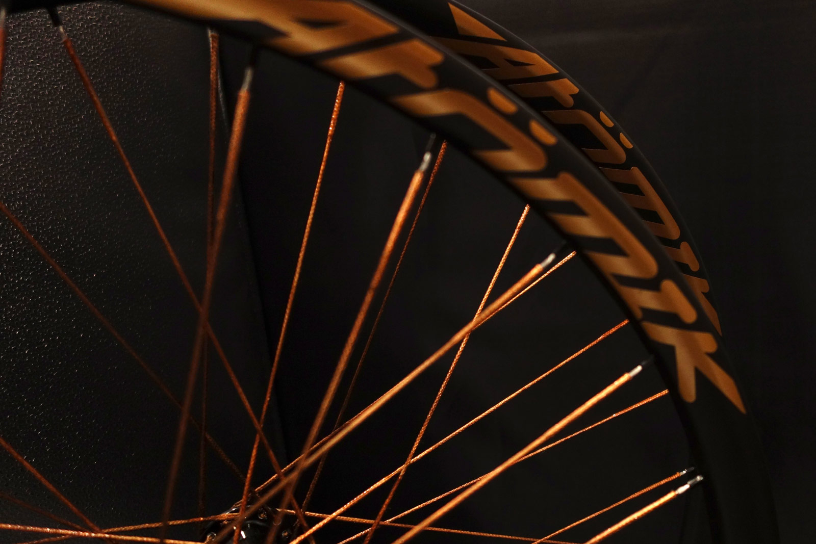 Atomik Carbon launch US-Made FusionFiber Wheelsets for MTB and Gravel ...