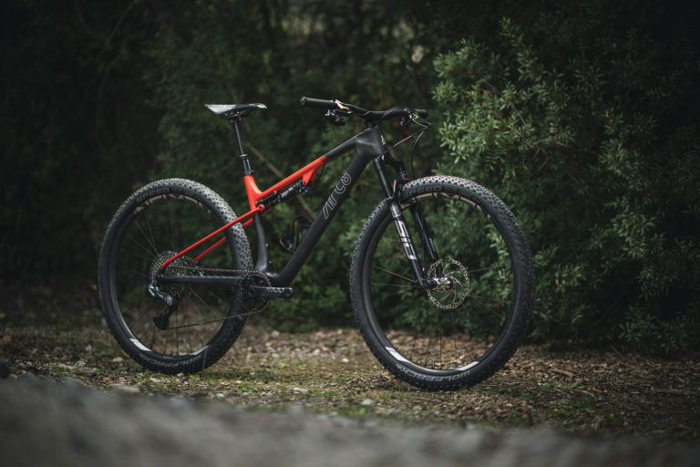ARC8 Evolve FS is a lightweight, progressive XC MTB with flex stays and slider suspension ...