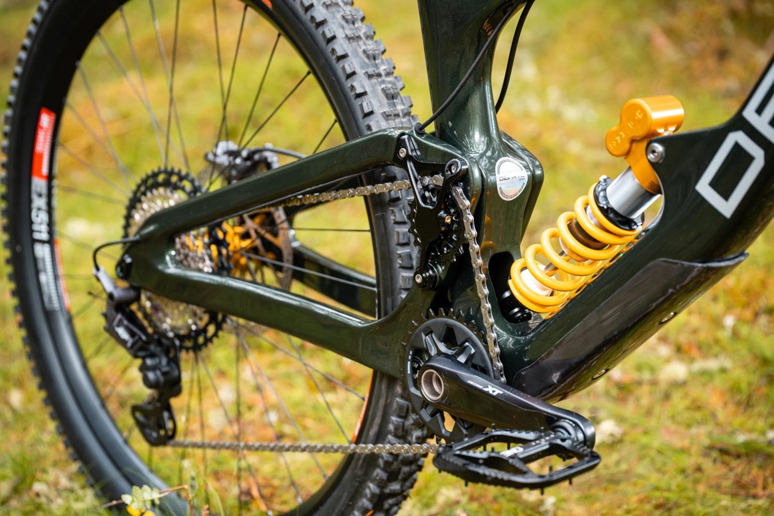 New Deviate Claymore is a 165mm travel high-pivot enduro bike - Bikerumor