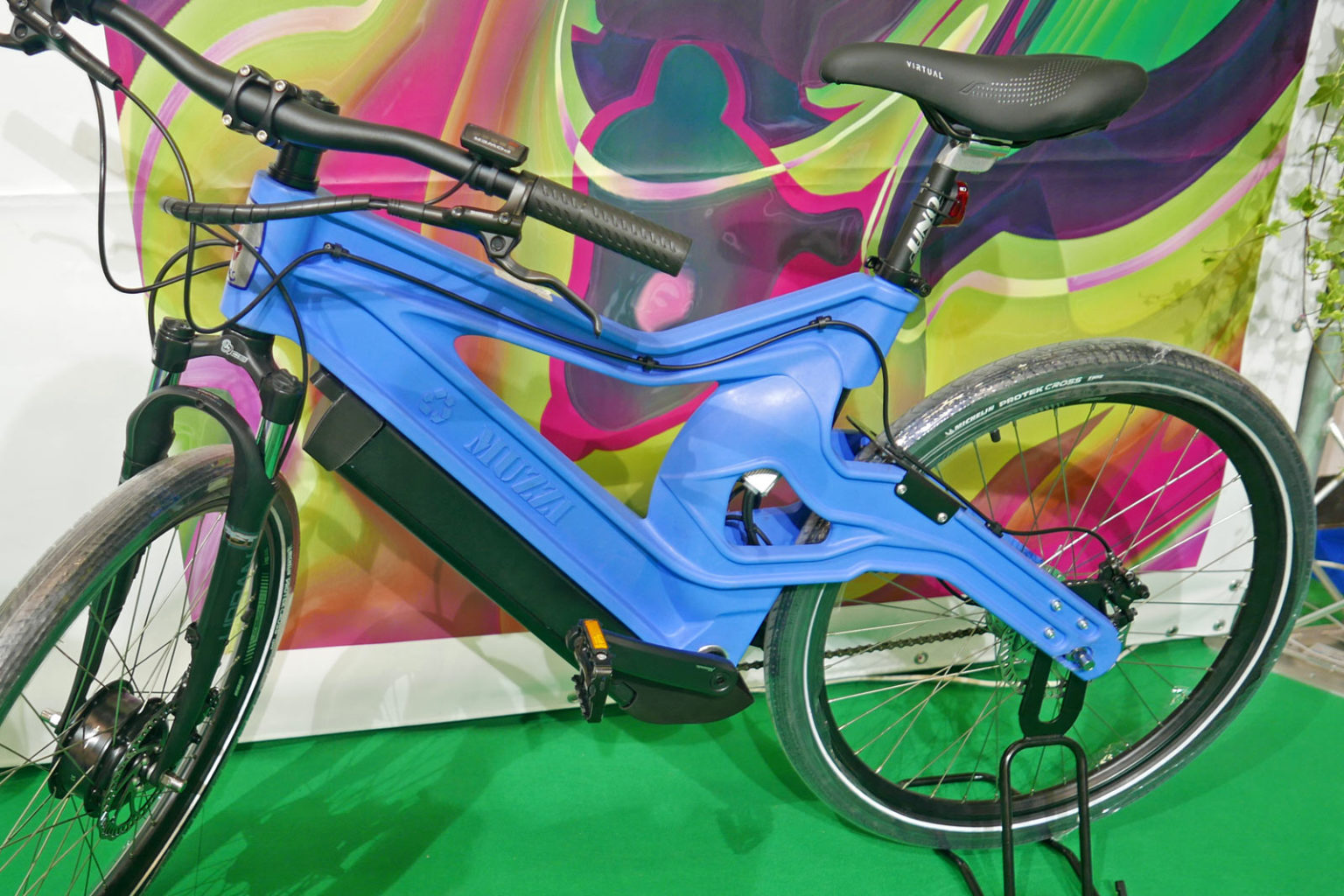 Eurobike Concept bikes: Recycled plastic, hydrogen & hubless - Bikerumor