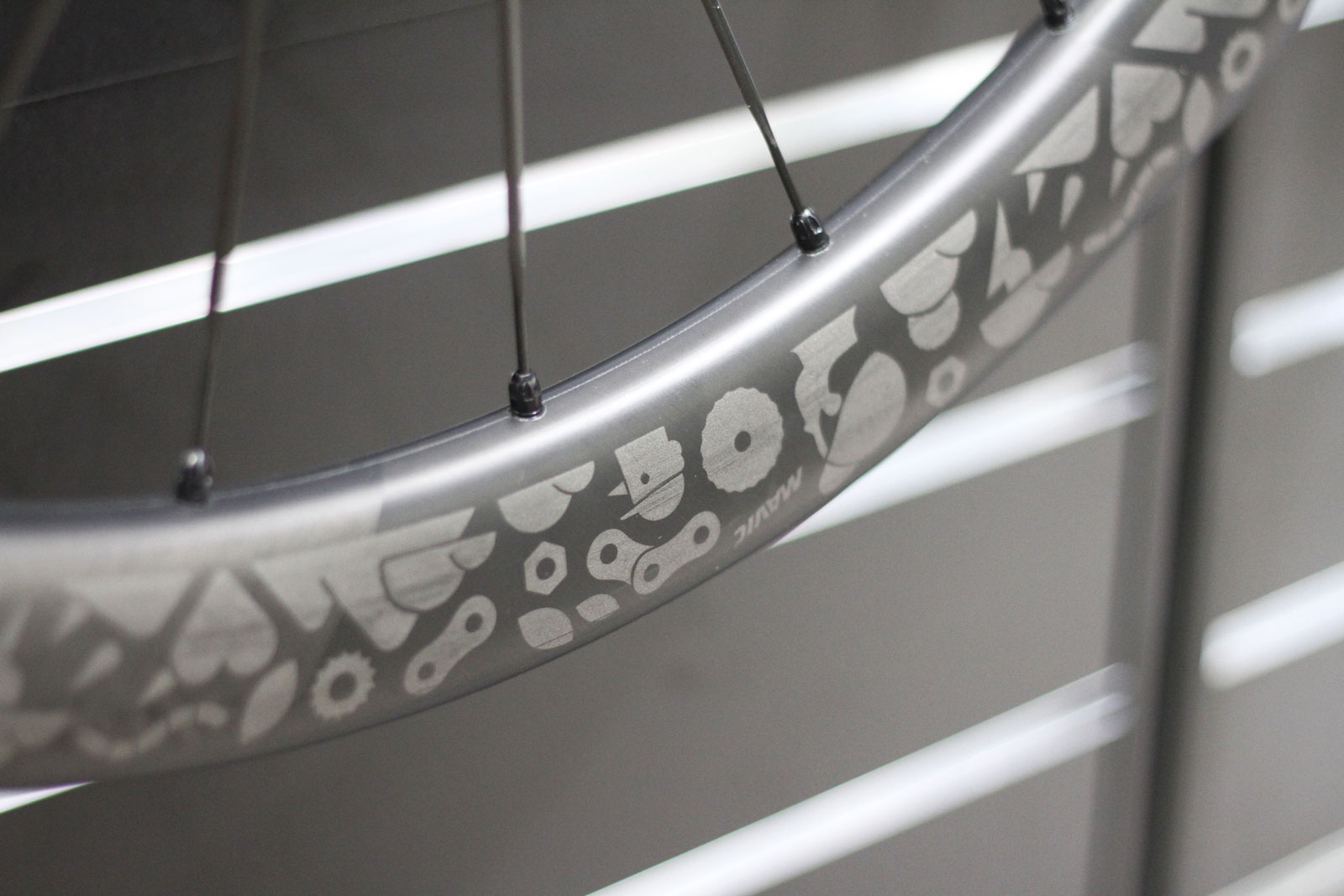 Mavic show Cosmic SLR LTD Road Wheels with Jerôme Masi Rim Print ...