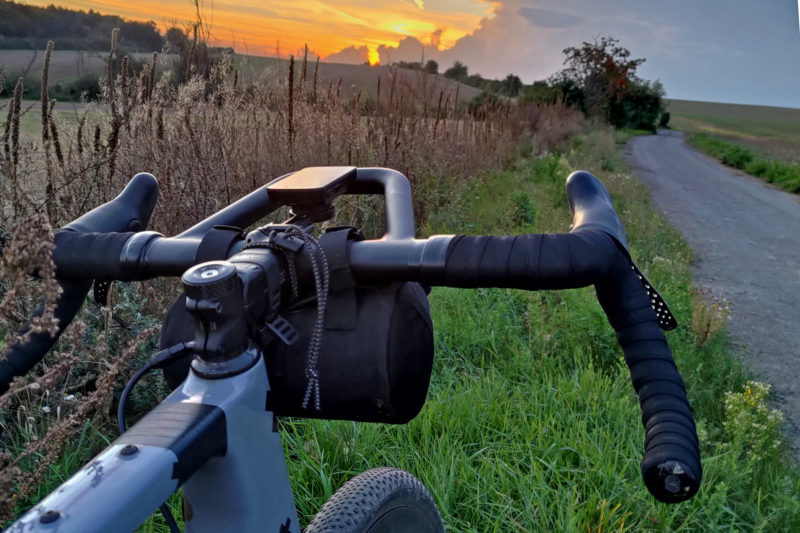 Merit Rodla integrates aero loop in light carbon gravel bar - Bikerumor
