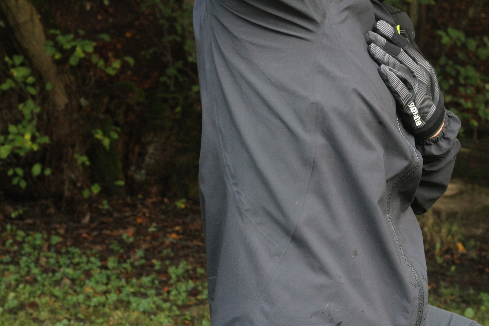 First Impressions: Rapha Trail Gore-Tex Infinium Jacket for MTB ...