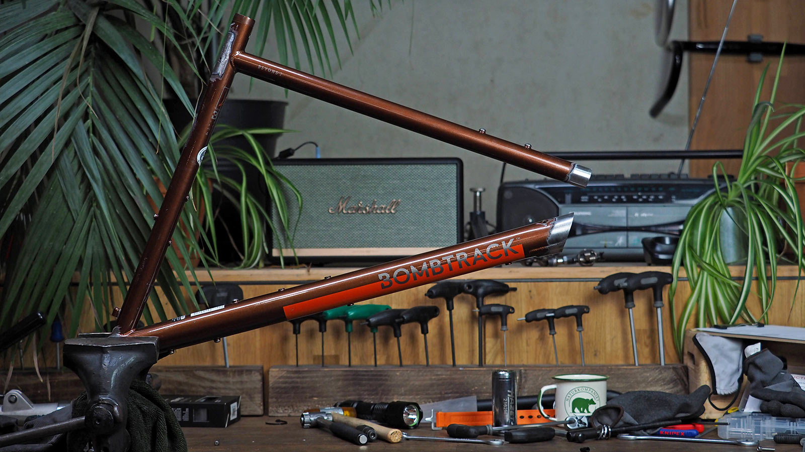 Bombtrack Beyond²: House Blend reborn gravel tall bike | Edinburgh Bike ...