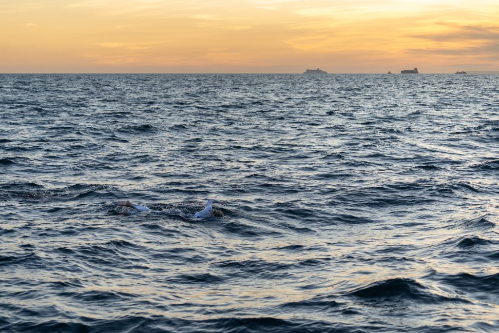 Sarah Thomas Crosses English Channel Four Times! » Explorersweb