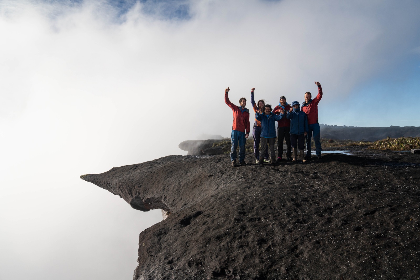 Houlding Tops Out on Mount Roraima » Explorersweb
