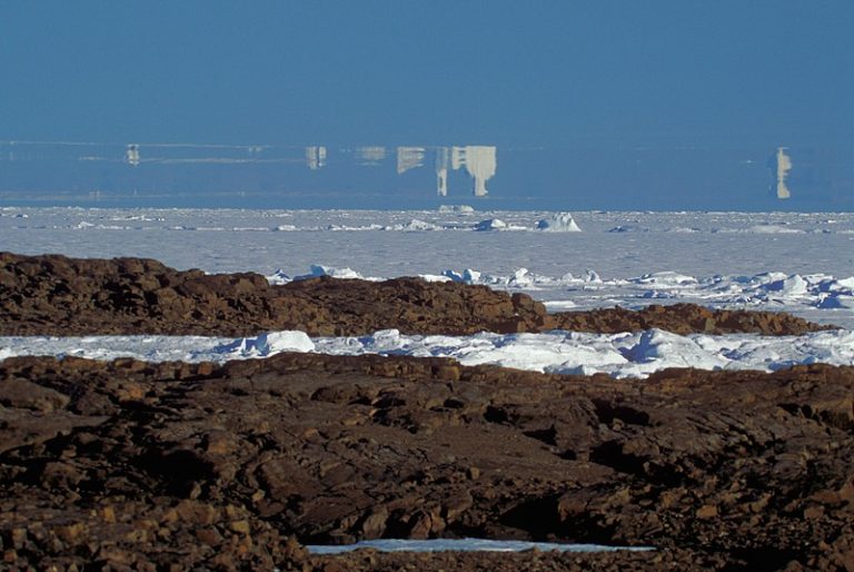 Floating Ships: Mirages and How They Work » Explorersweb