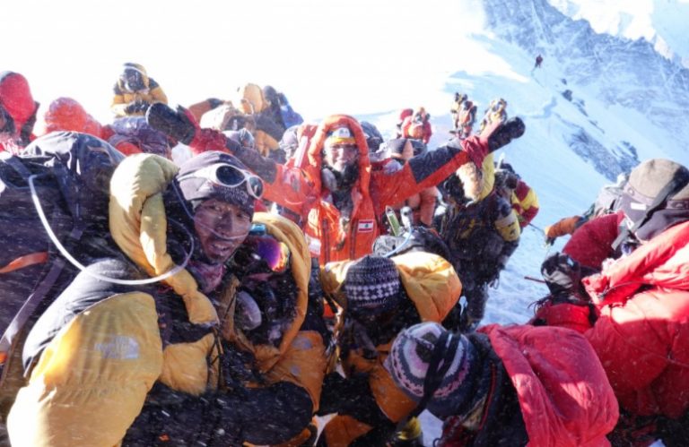 Everest Rule Change: First Permits Get First Crack at Summit ...