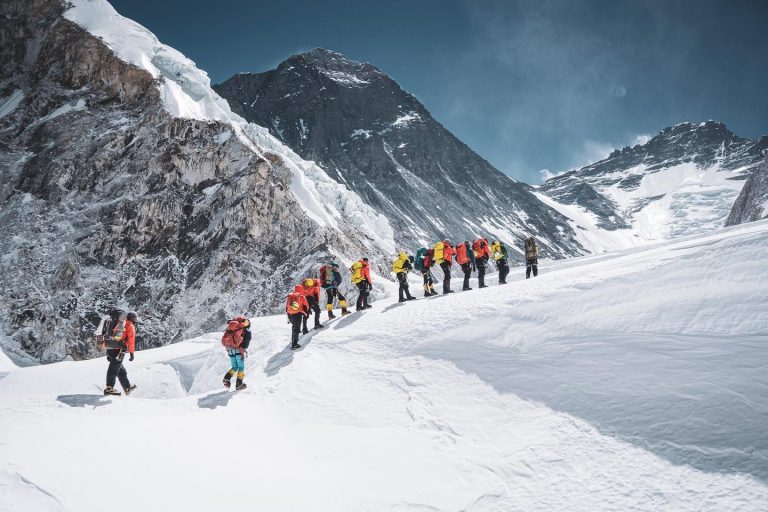 Terrifying Footage of Everest Cornice Accident » Explorersweb