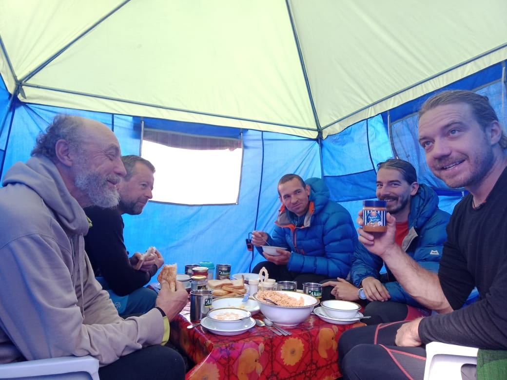 Summit Bids Soon on Broad Peak; Plus K2, G1, Nanga News » Explorersweb