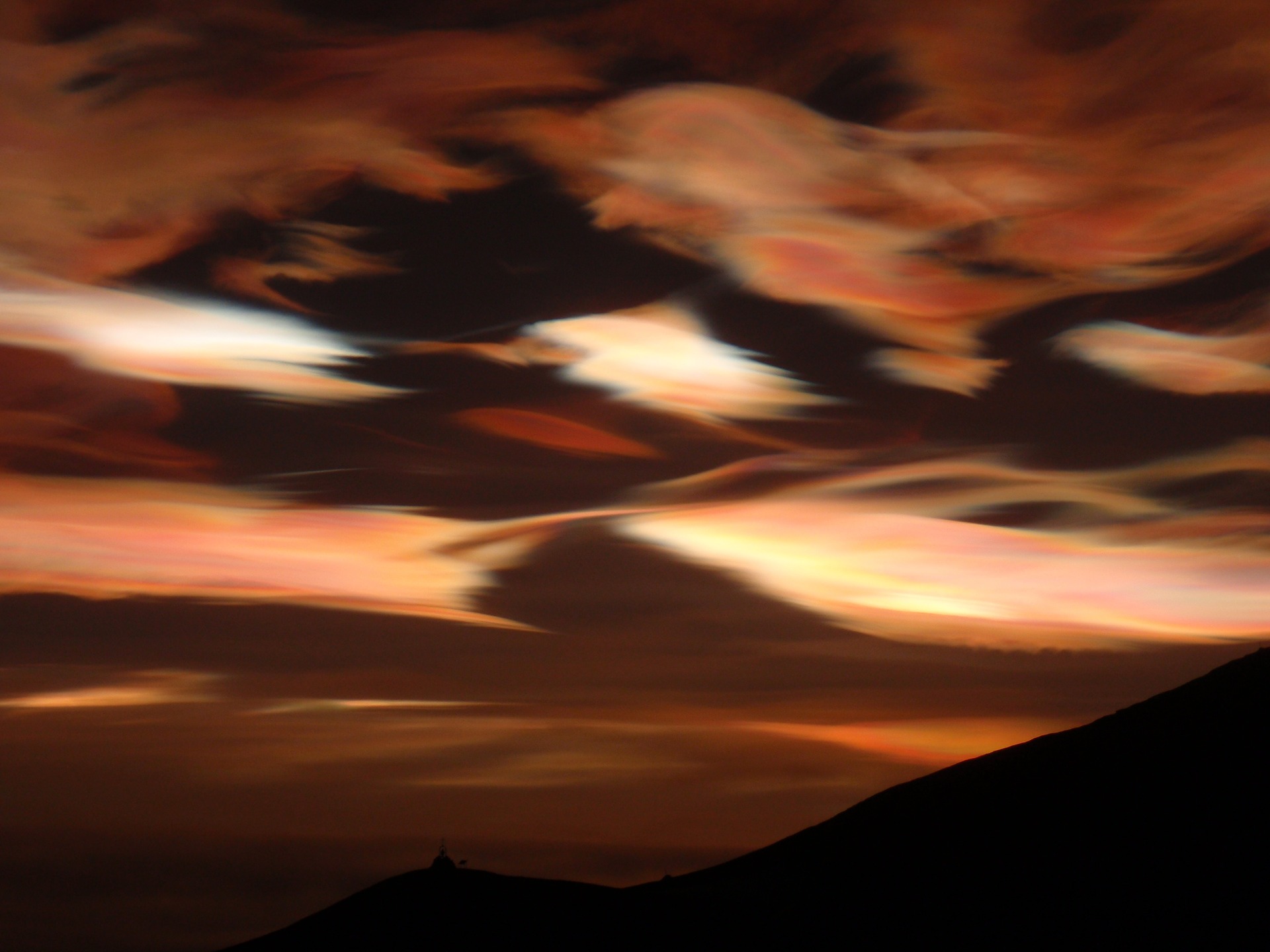 Natural Wonders: Rare Clouds » Explorersweb