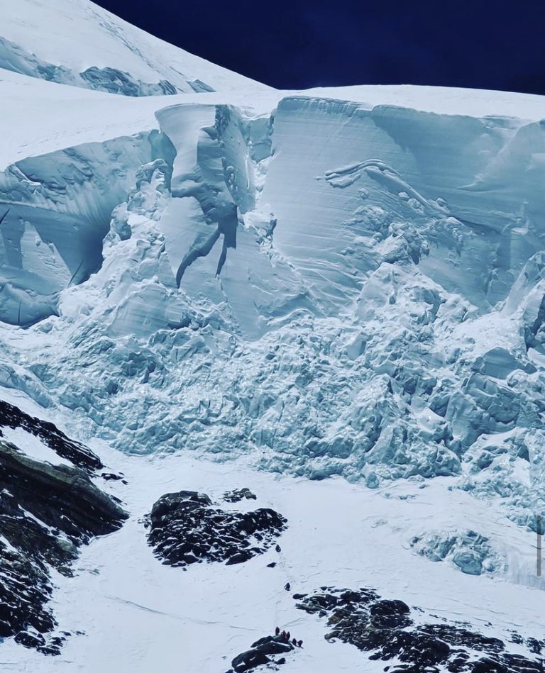 When Darkness Comes: K2 in 2005 » Explorersweb