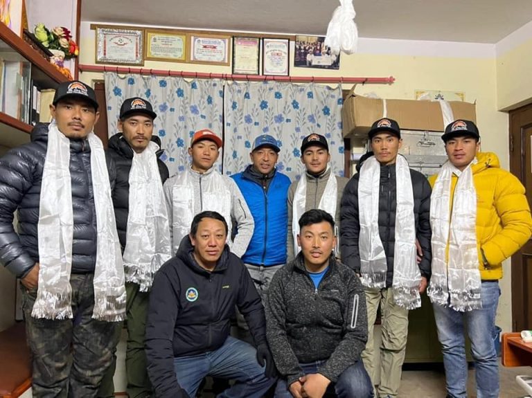 New Route on Cho Oyu: It's Now a Race » Explorersweb