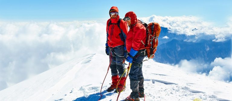 Stay Warm With Best Extreme Cold Weather Gear Of 2022 - ExplorersWeb