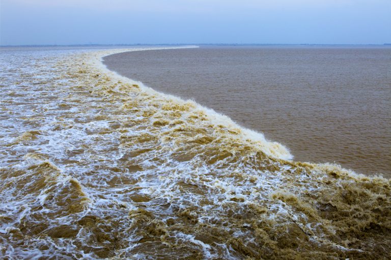 Natural Wonders: What is a Tidal Bore? » Explorersweb