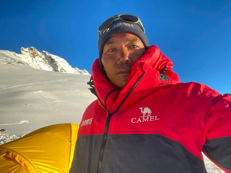 Everest: Kami Rita Evacuated With Snowblindness; Summit News Expected ...