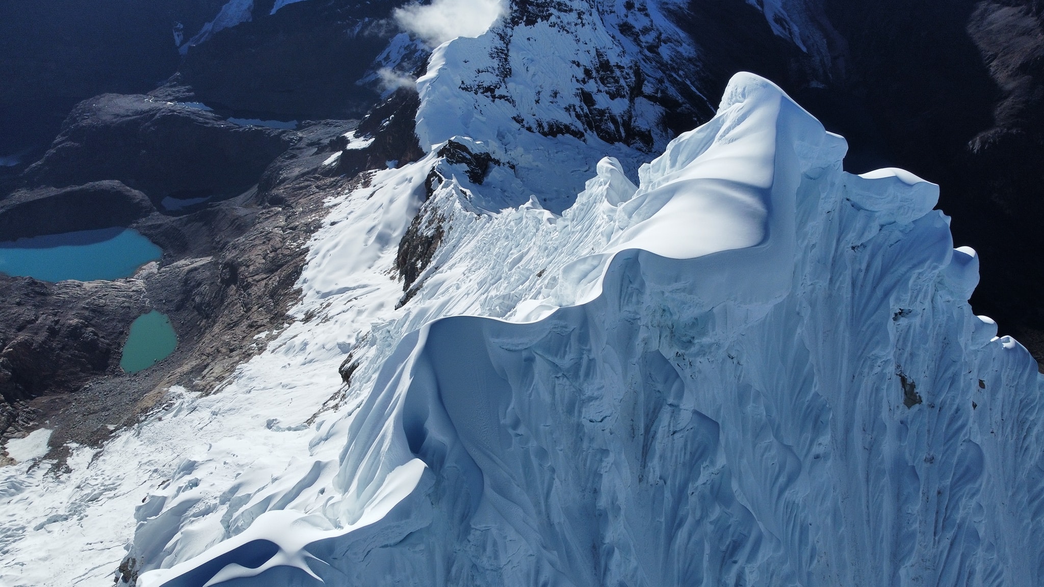 Alpamayo: Huge Cornices Threaten Routes Up the Popular NW Face ...