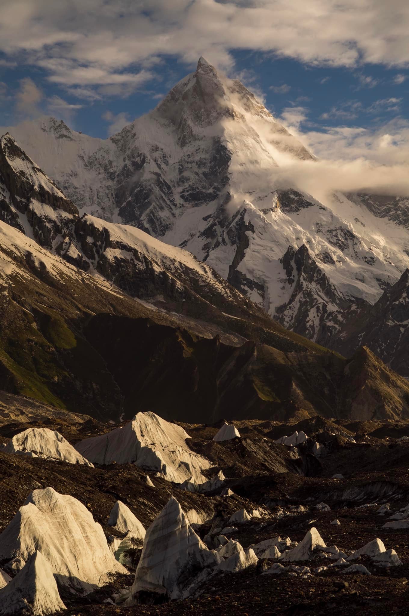 The Madman's Ball: Alpine-Style Push on Masherbrum » Explorersweb