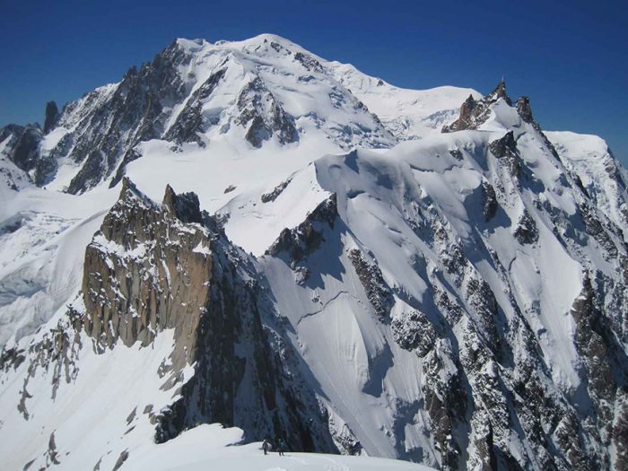 Mont Blanc Refuges to Reopen on Saturday » Explorersweb
