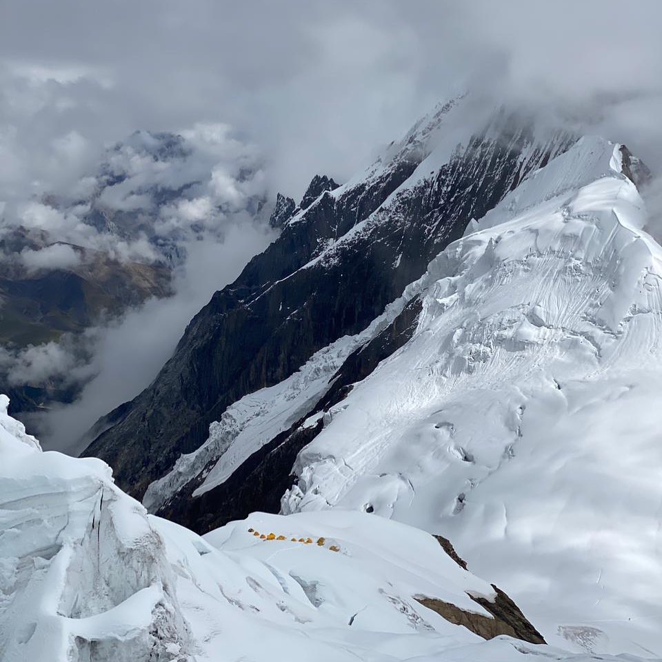 Manaslu Summit Push: Most Turn Back, a Handful Continue » Explorersweb