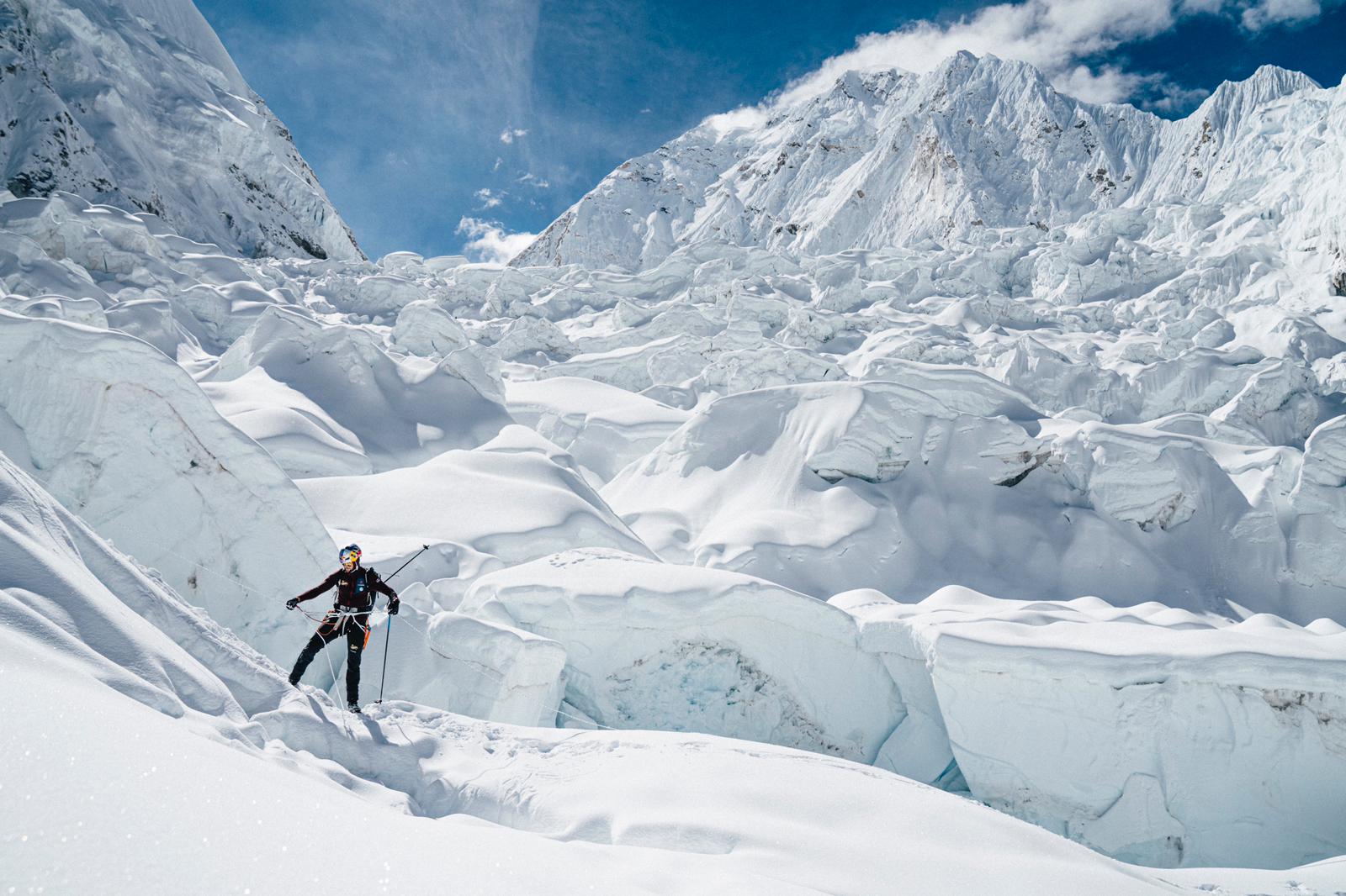 Everest: Andrzej Bargiel Starts Summit Push » Explorersweb