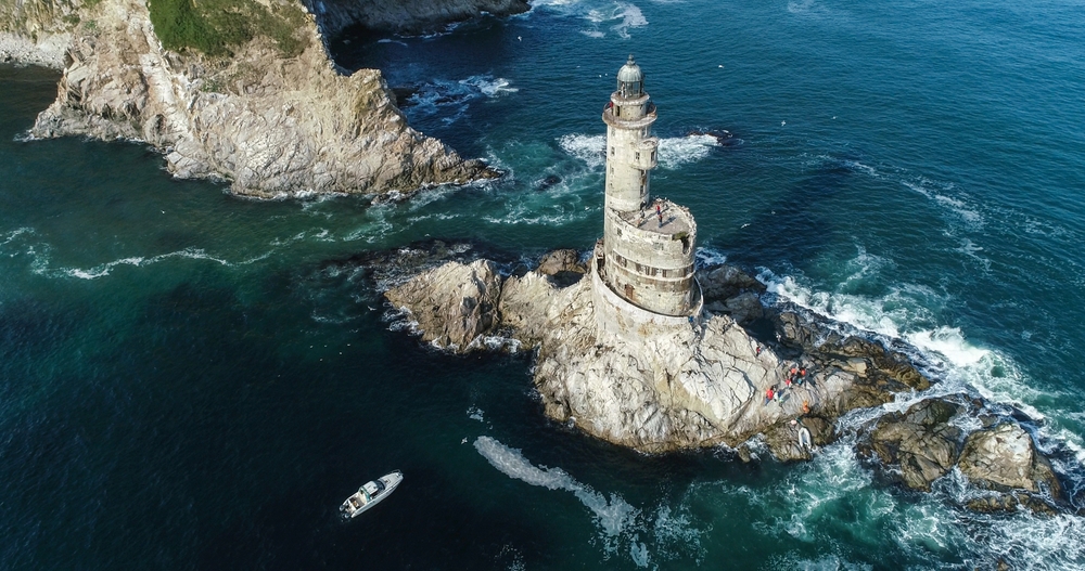 The Loneliest Lighthouses in the World » Explorersweb