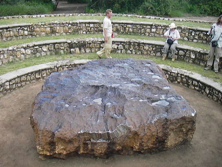 Natural Wonders: Hoba, The World's Largest Meteorite » Explorersweb