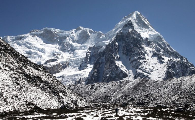 Hamor, Meroi, and Benet Aim for New Route on Kabru South » Explorersweb