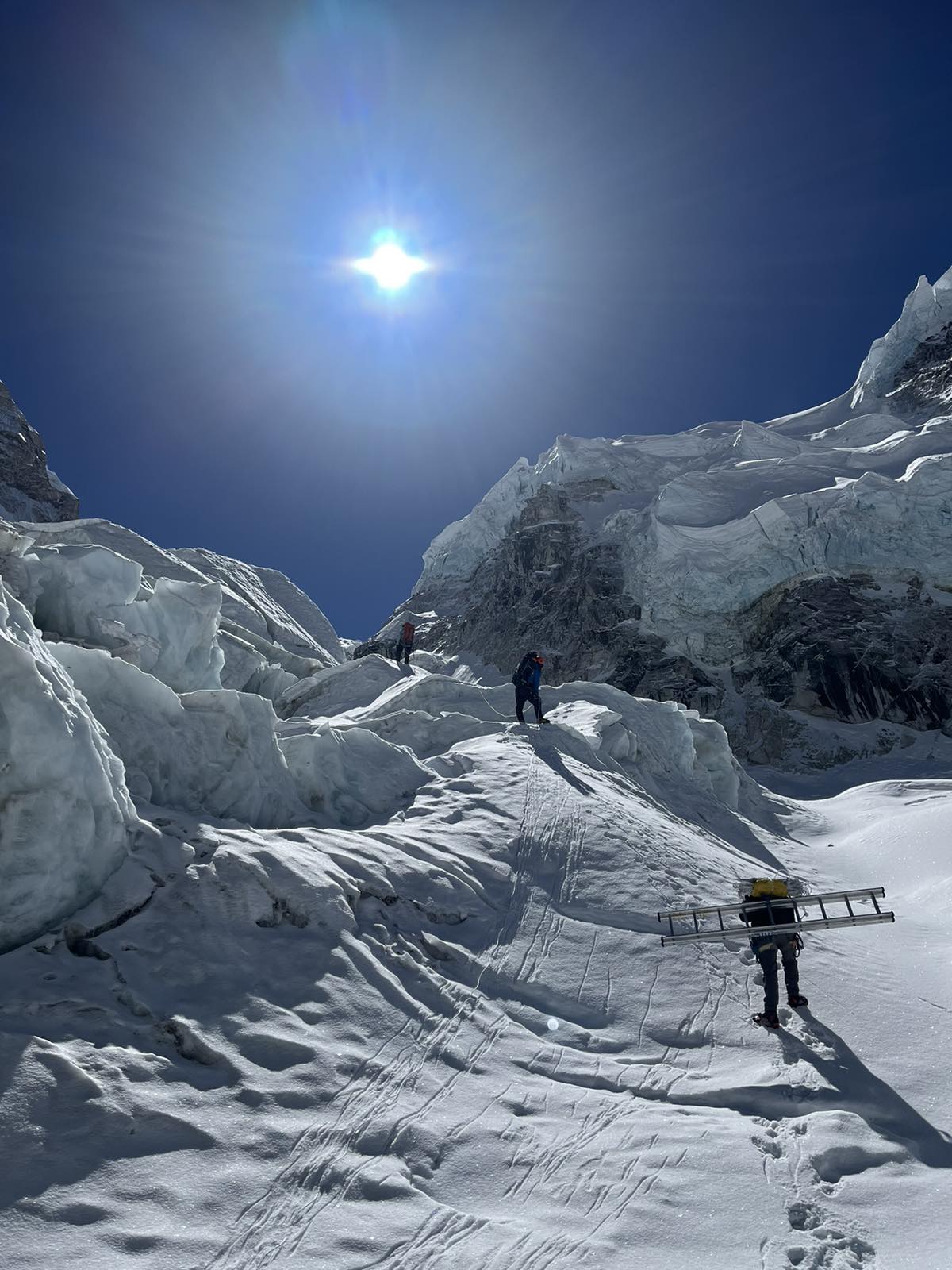 No-O2 Everest Climb; Snow Stalls Manaslu and Annapurna » Explorersweb