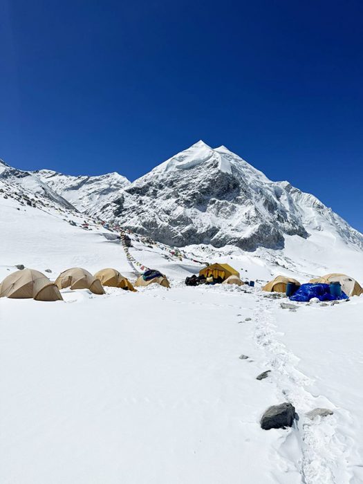 One-Woman Summit Push on Cho Oyu » Explorersweb